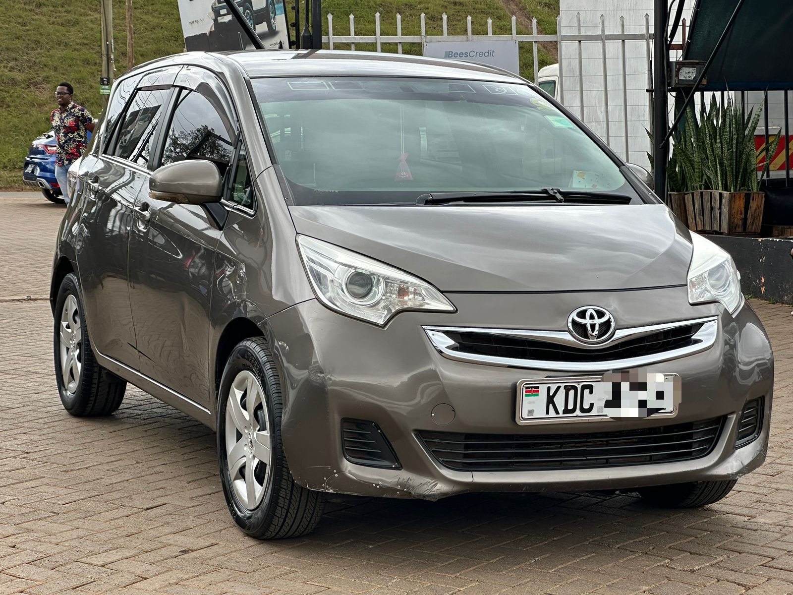 Toyota Ractis original image, kaiandkaro.com