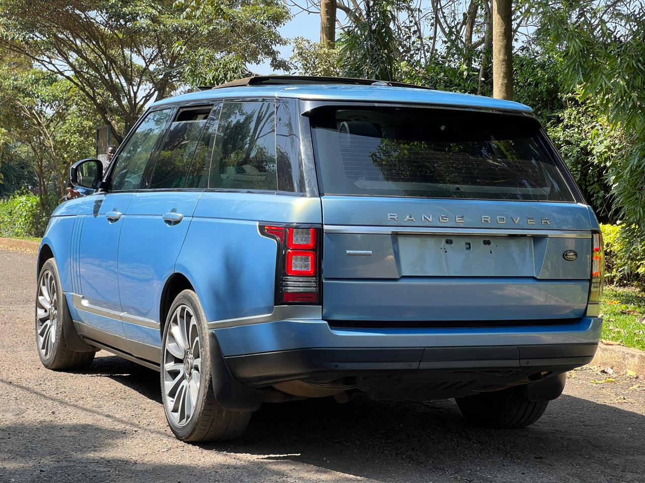 Range Rover Vogue original image, kaiandkaro.com