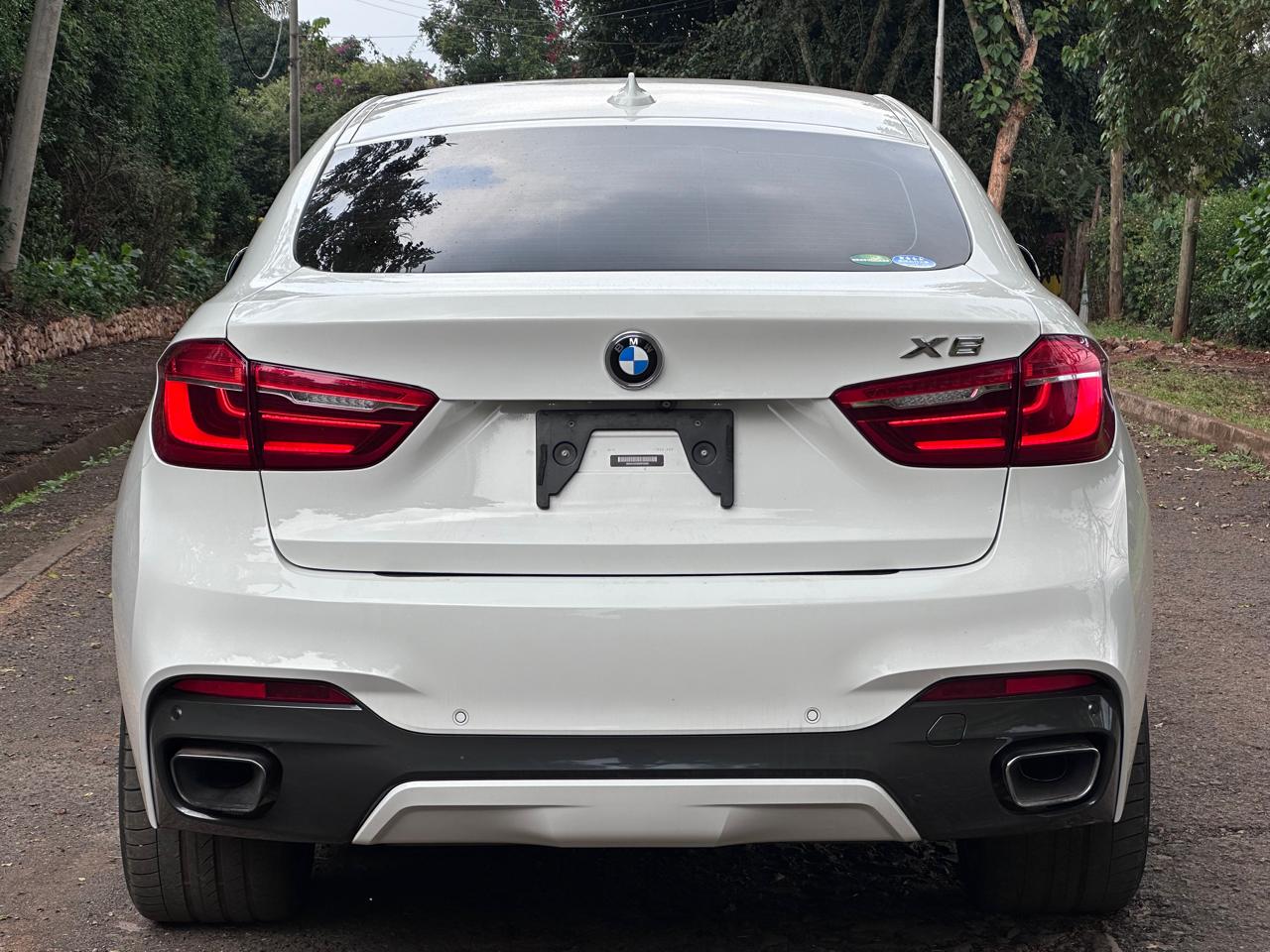 BMW X6 original image, kaiandkaro.com