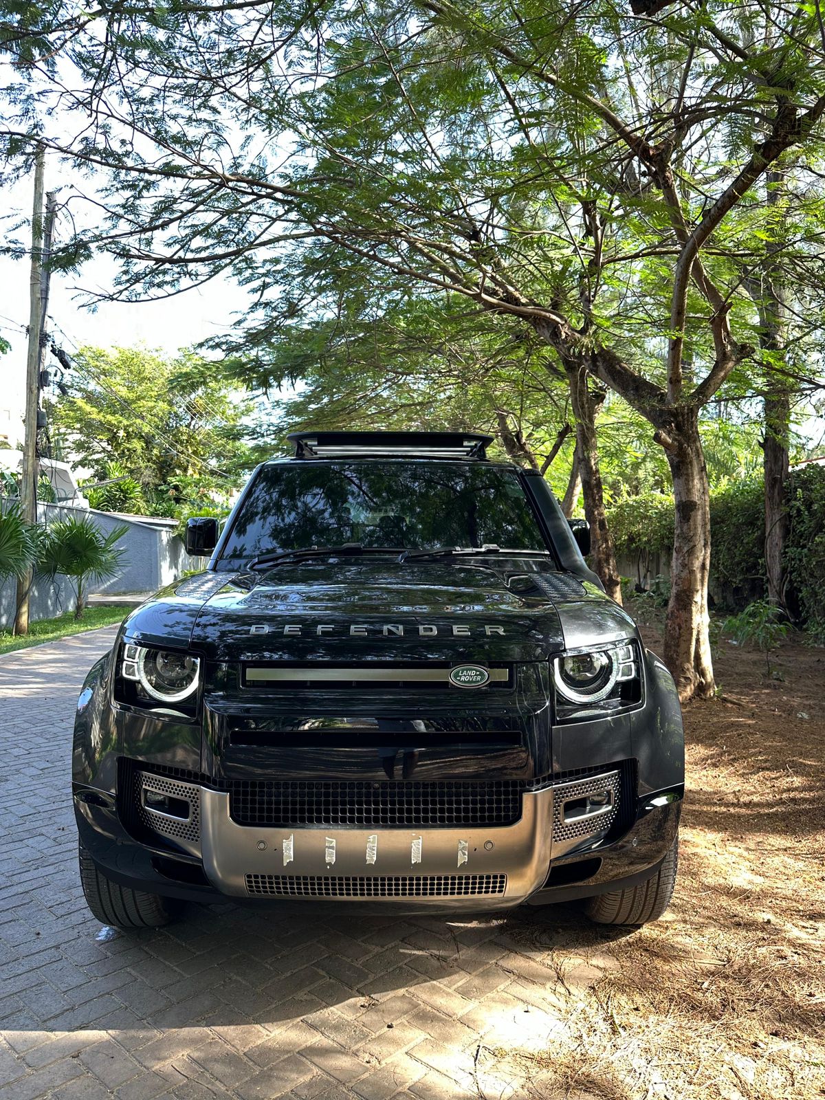 Landrover Defender 110 original image, kaiandkaro.com