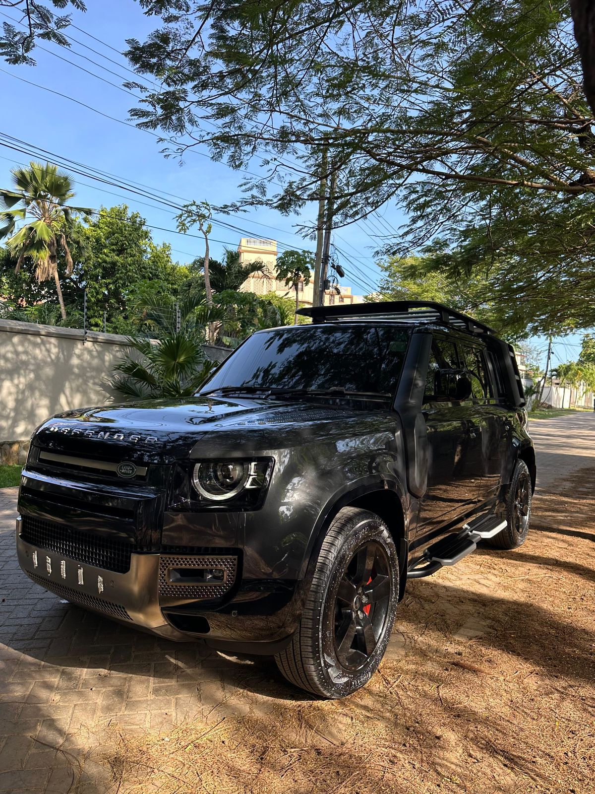 Landrover Defender 110 original image, kaiandkaro.com