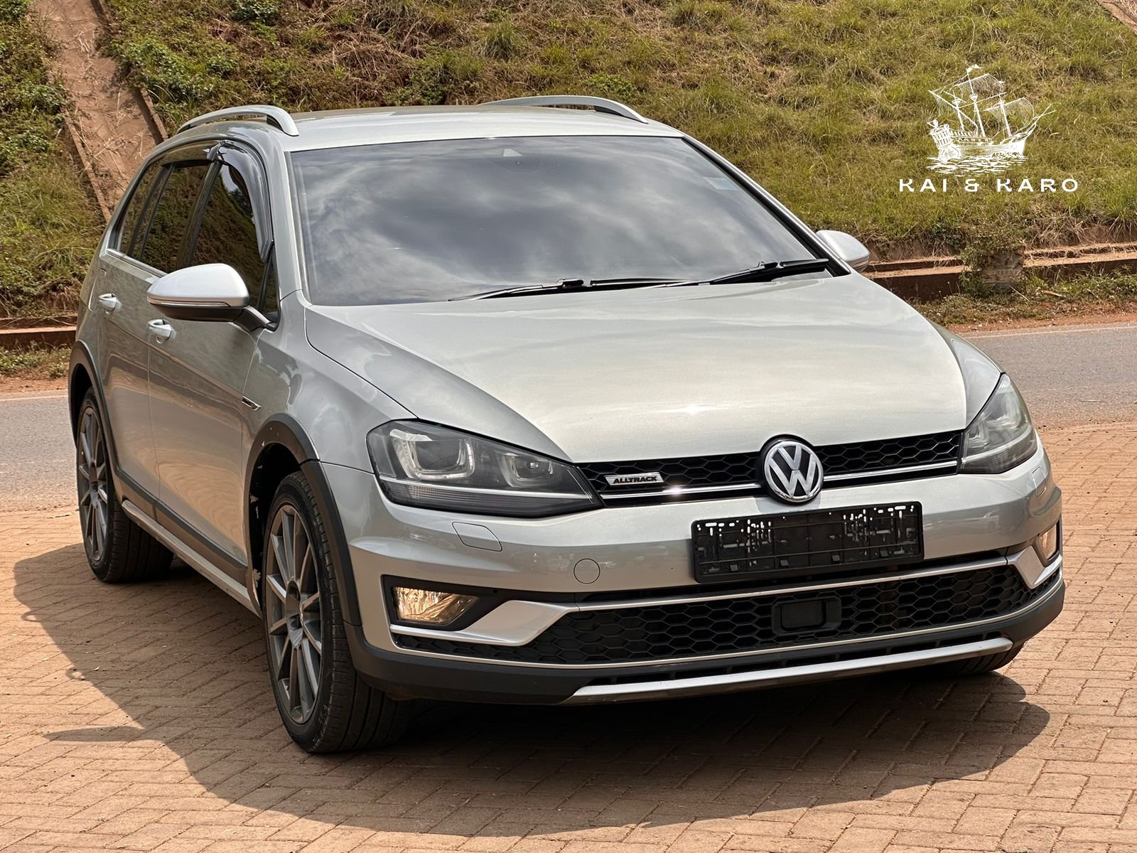 Volkswagen Alltrack original image, kaiandkaro.com