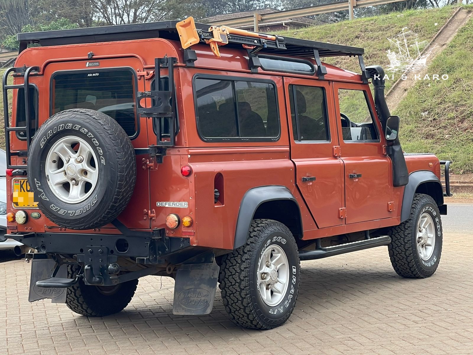 Landrover Defender original image, kaiandkaro.com