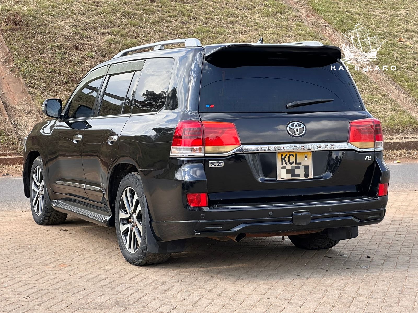 Toyota Landcruiser ZX original image, kaiandkaro.com