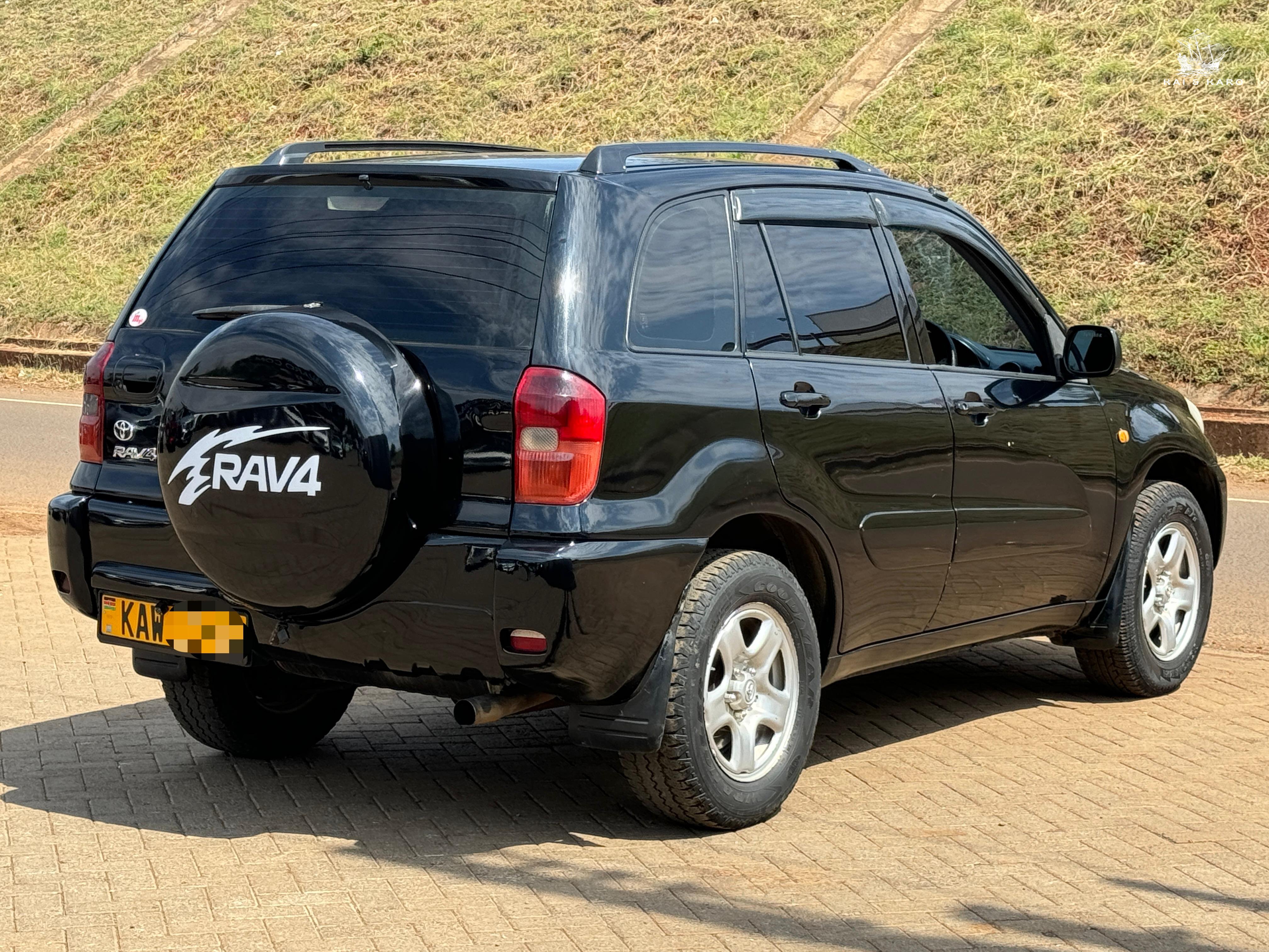 Toyota Rav4 original image, kaiandkaro.com