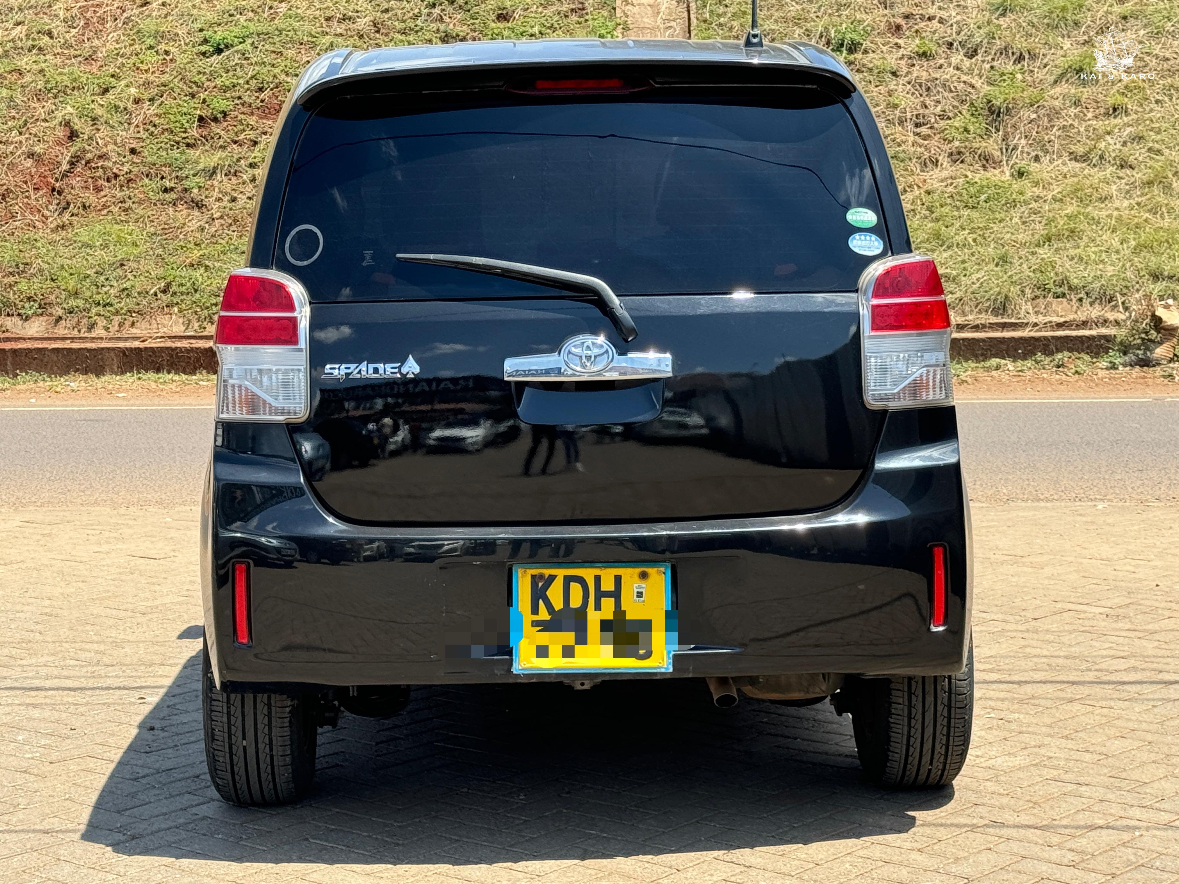 Toyota Spade original image, kaiandkaro.com