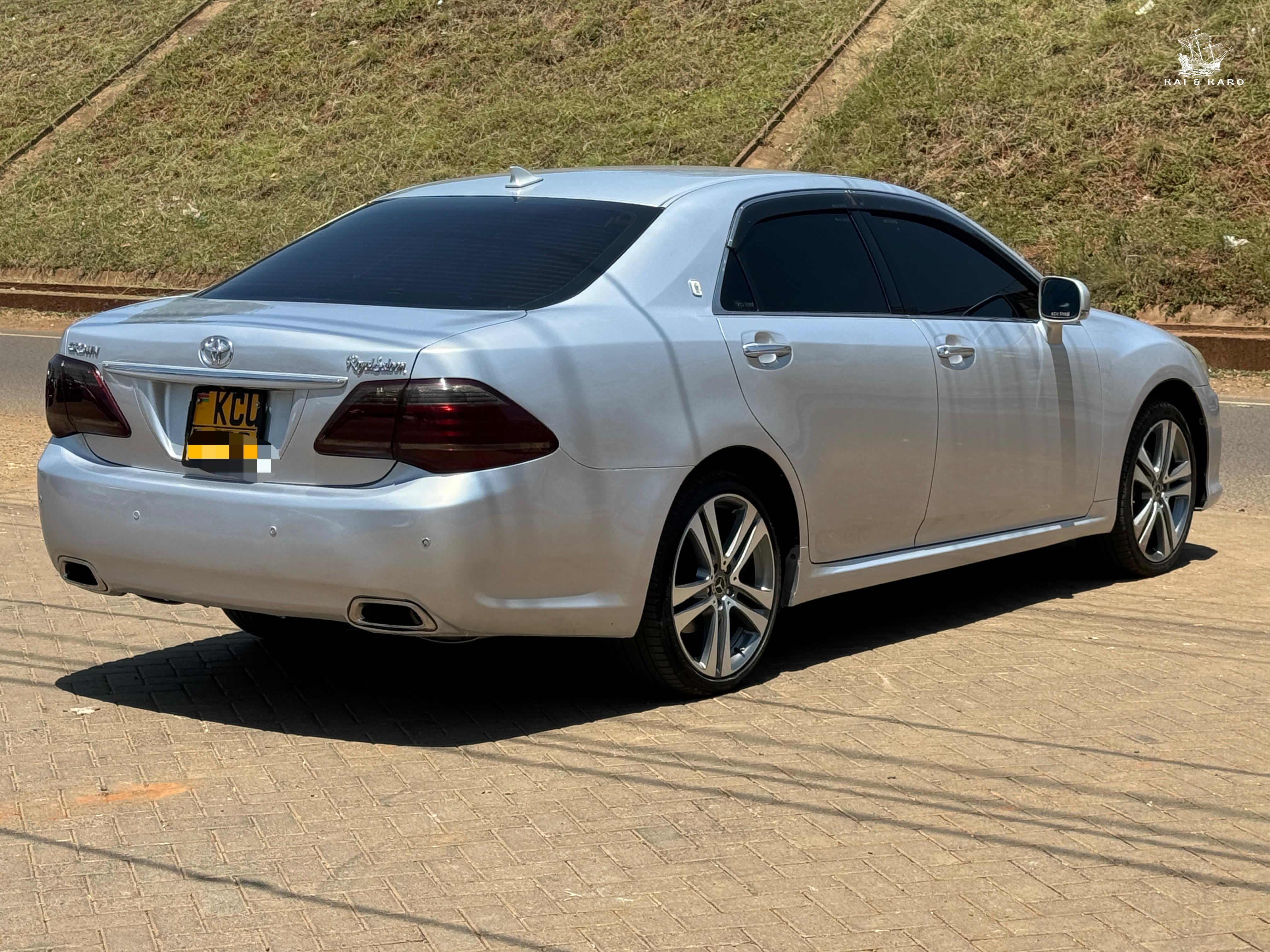 Toyota Crown original image, kaiandkaro.com