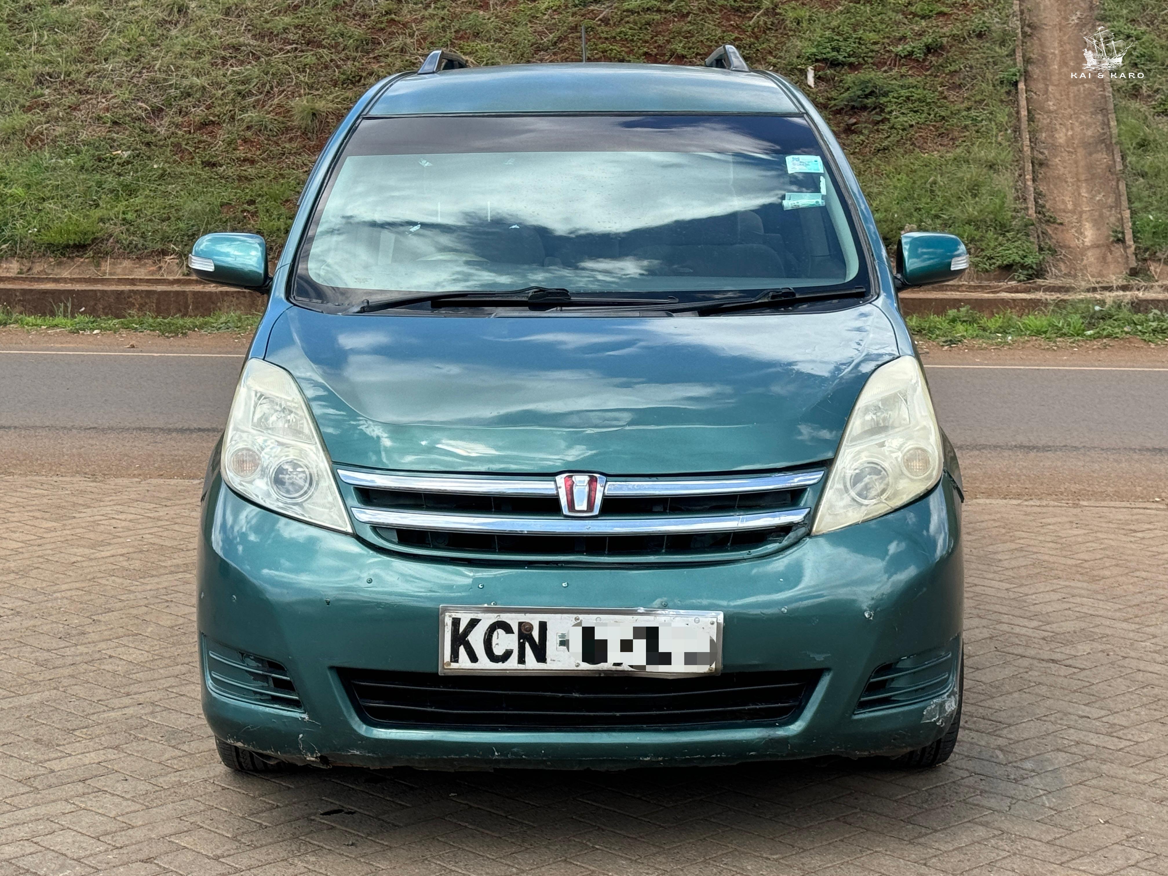 Toyota Isis original image, kaiandkaro.com