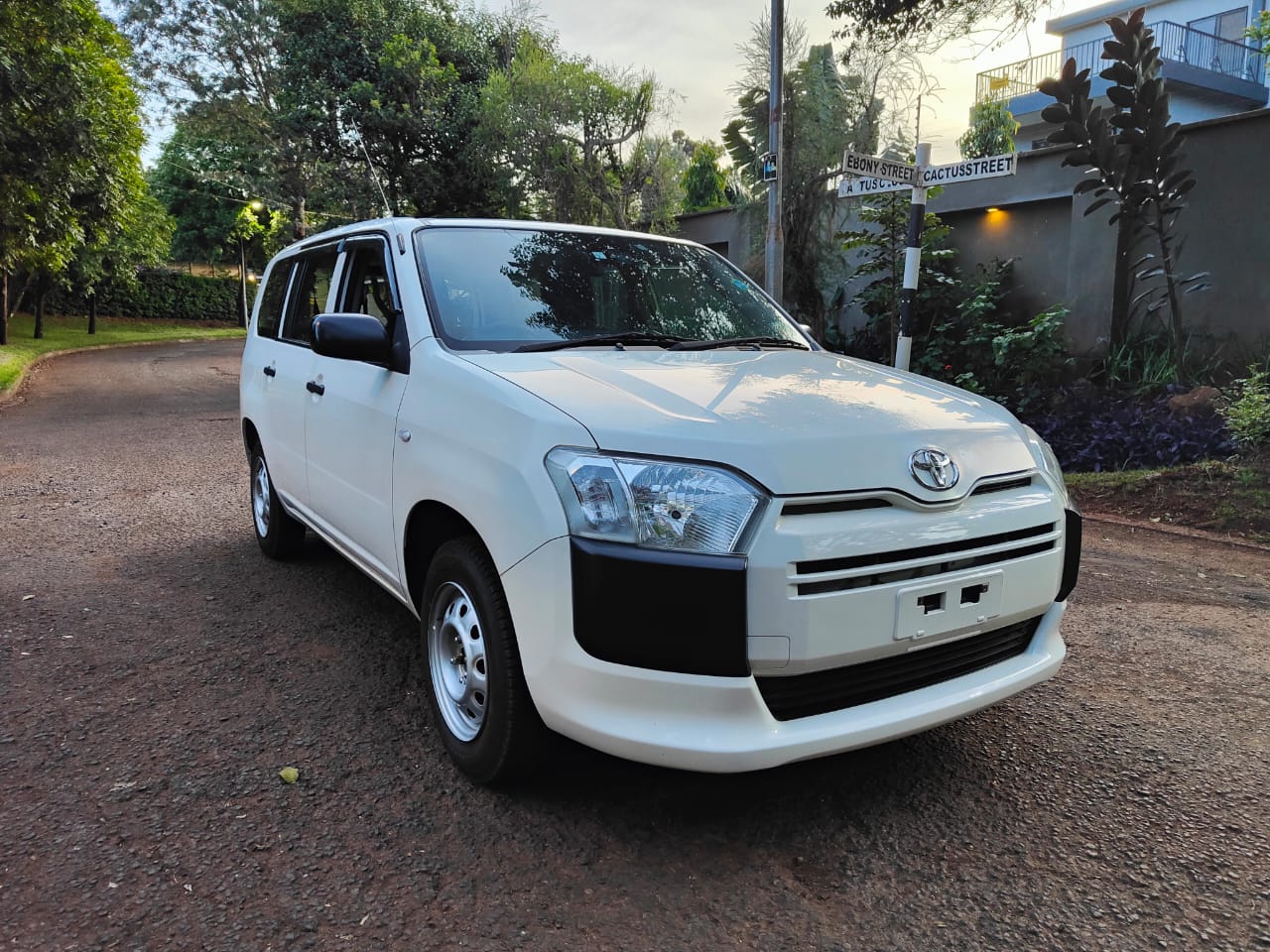 Toyota Probox original image, kaiandkaro.com