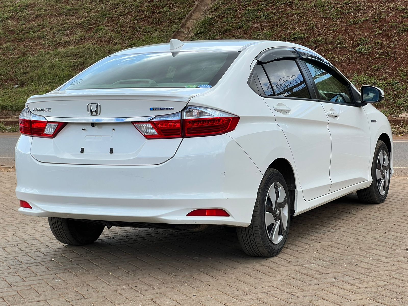 Honda Grace original image, kaiandkaro.com