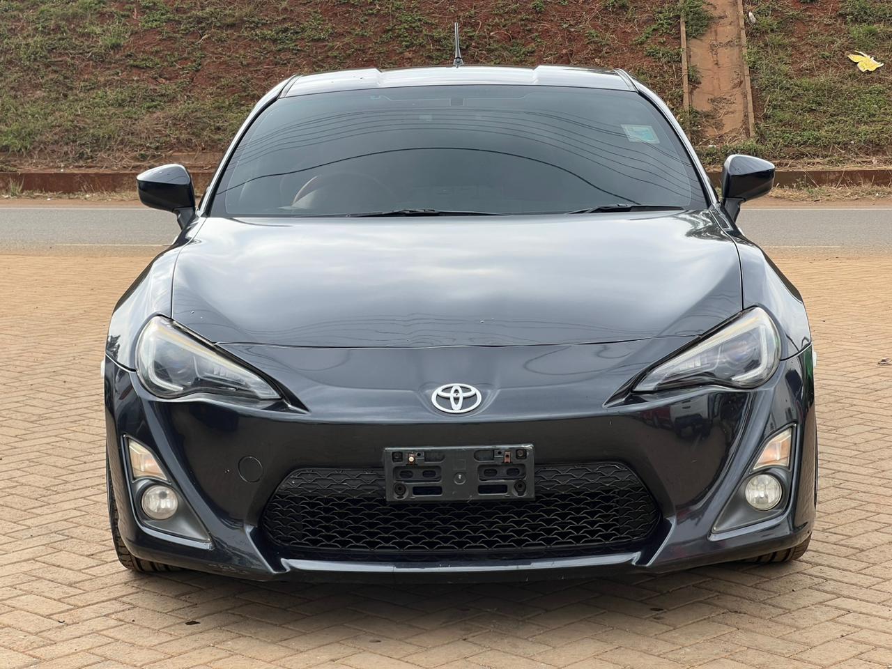 Toyota GT86 original image, kaiandkaro.com