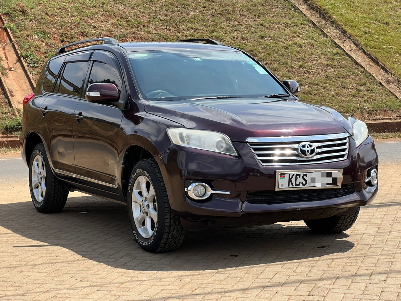 Toyota Vanguard original image, kaiandkaro.com