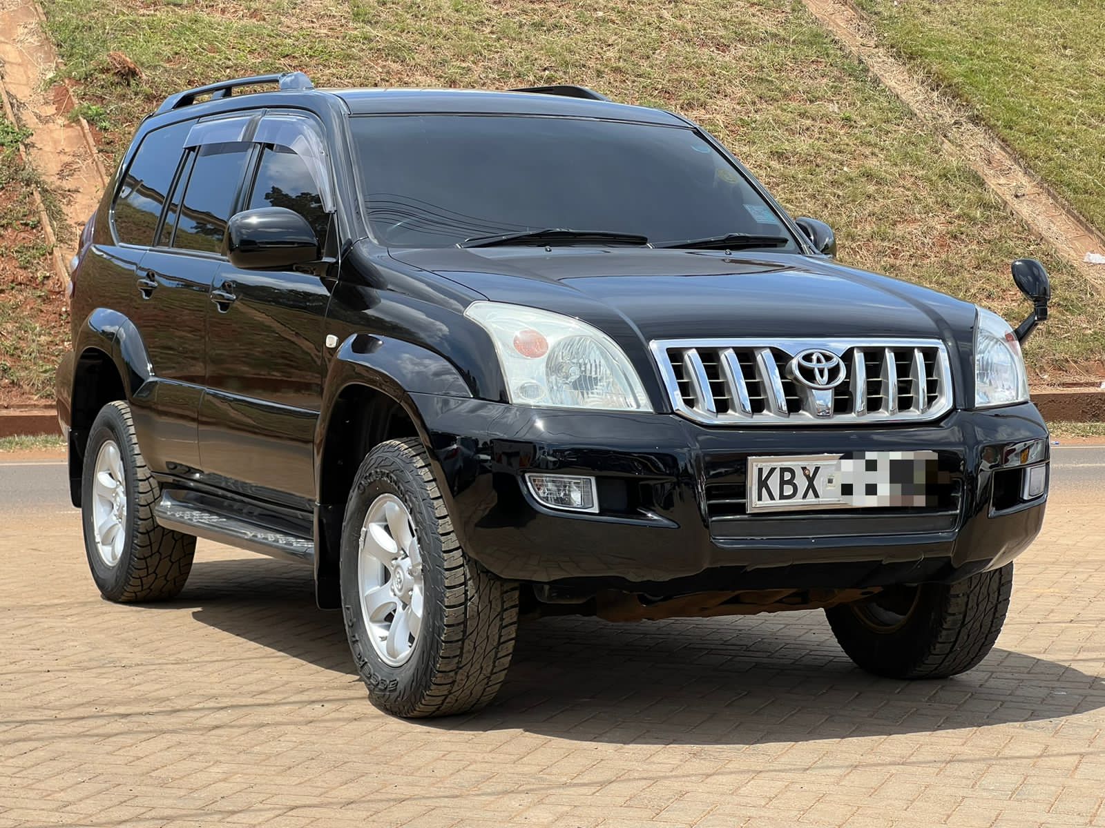 Toyota Prado TX "2TR" original image, kaiandkaro.com