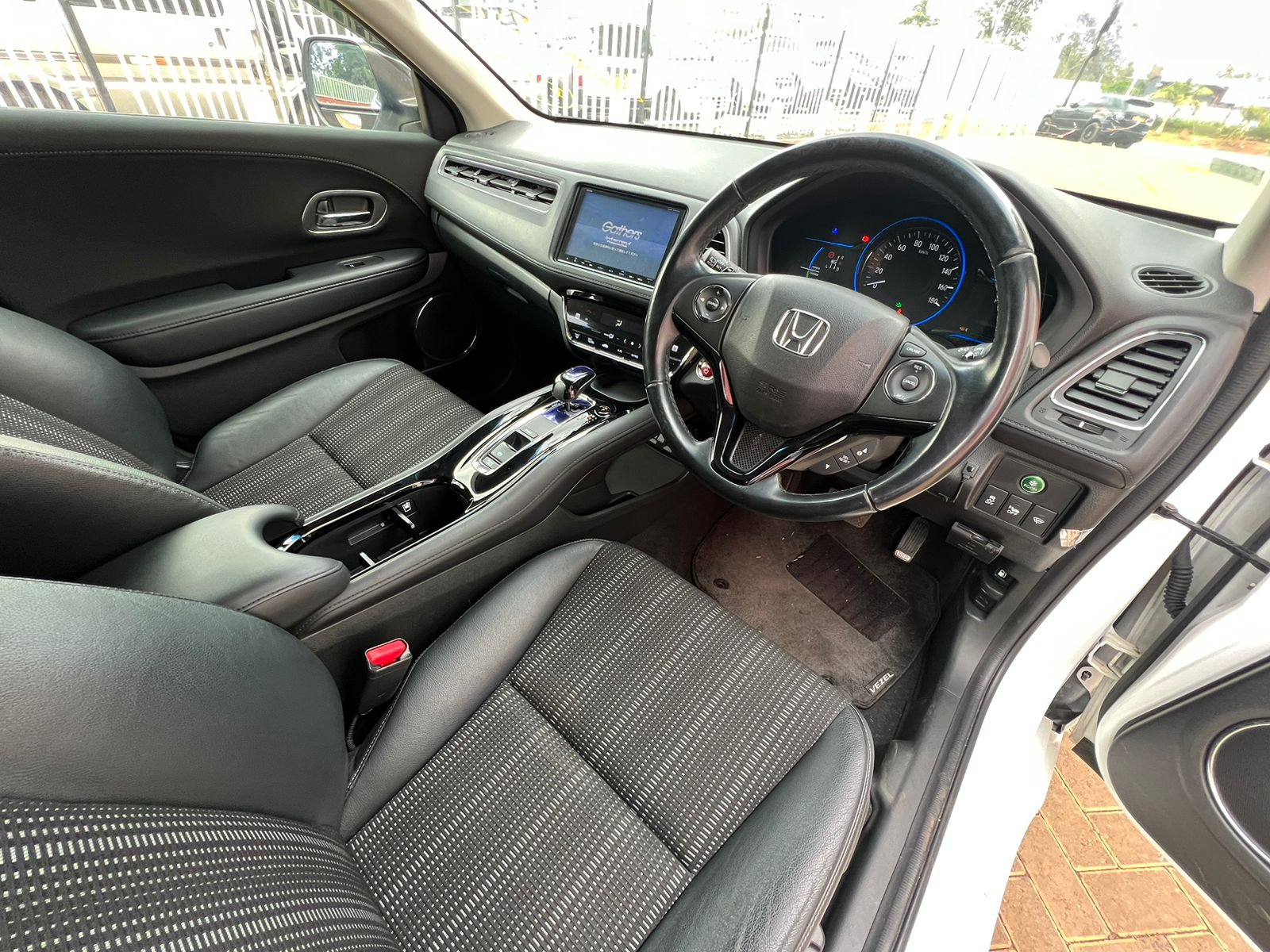 Honda Vezel Hybrid original image, kaiandkaro.com