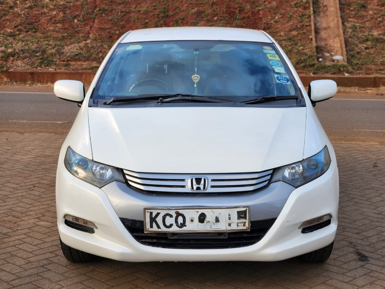 Honda Insight Hybrid original image, kaiandkaro.com