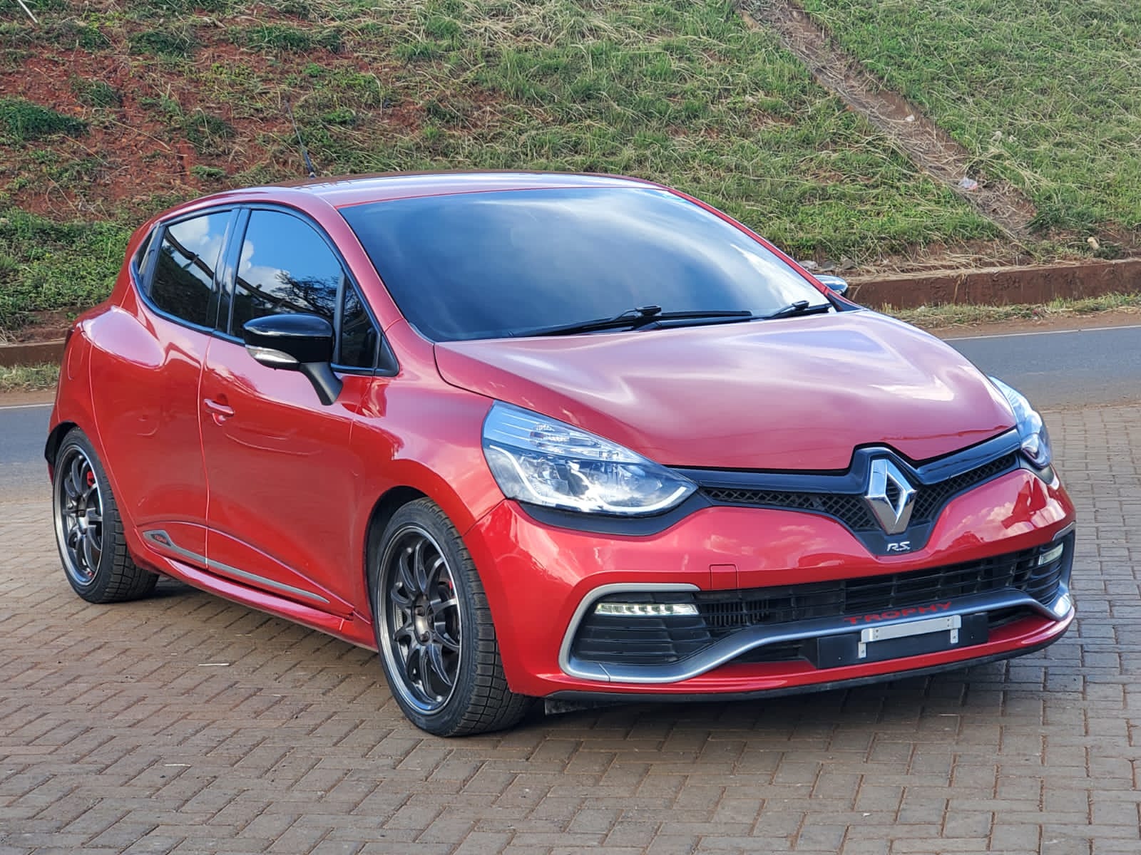 Renault Lutecia RS "IV" Trophy original image, kaiandkaro.com