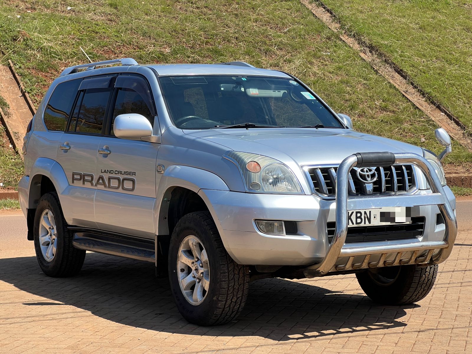 Toyota Landcruiser Prado J120 original image, kaiandkaro.com