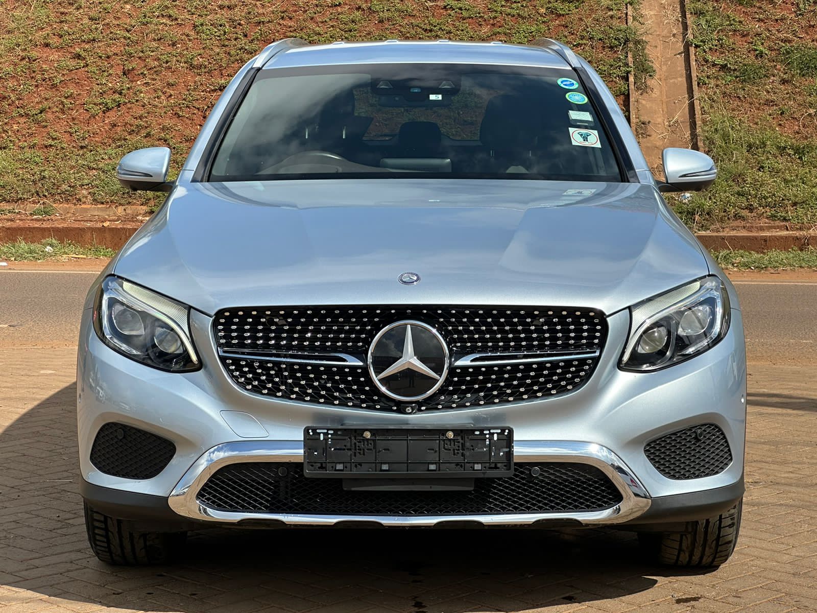 Mercedes Benz GLC 250 4 MATIC original image, kaiandkaro.com