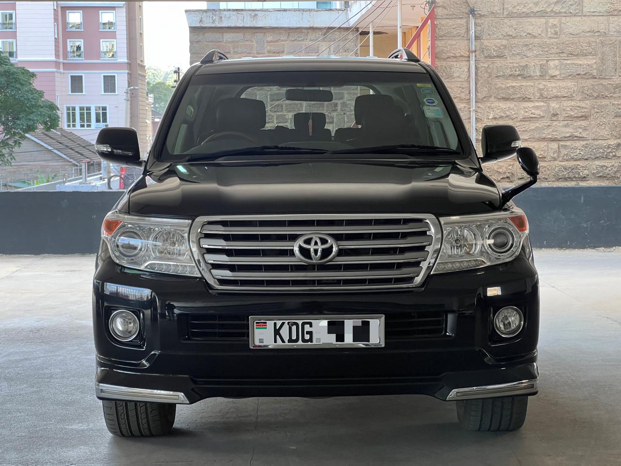 Toyota Landcruiser 200 SERIES original image, kaiandkaro.com