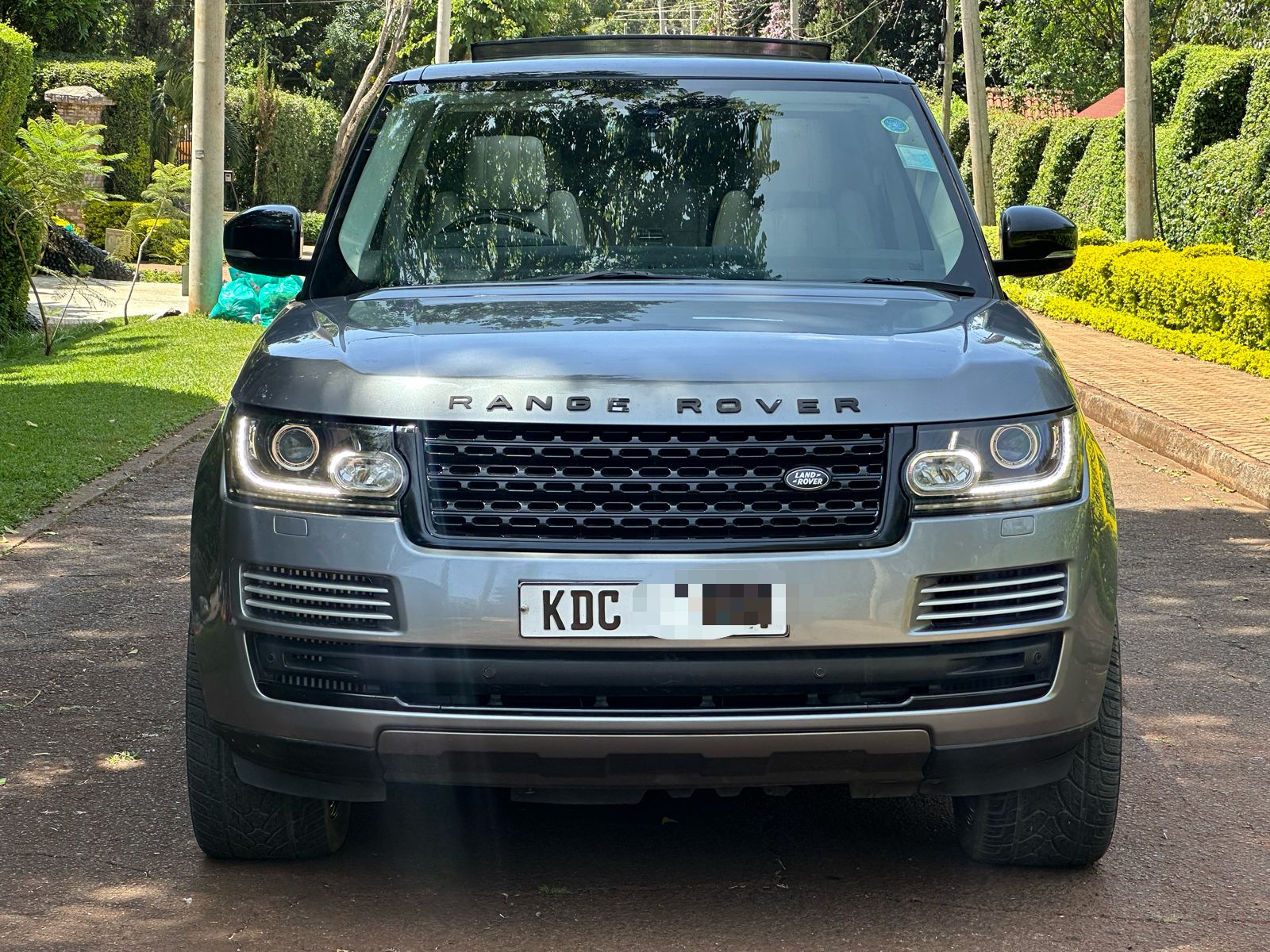 Range Rover Vogue 3.0L TDV6 HSE original image, kaiandkaro.com