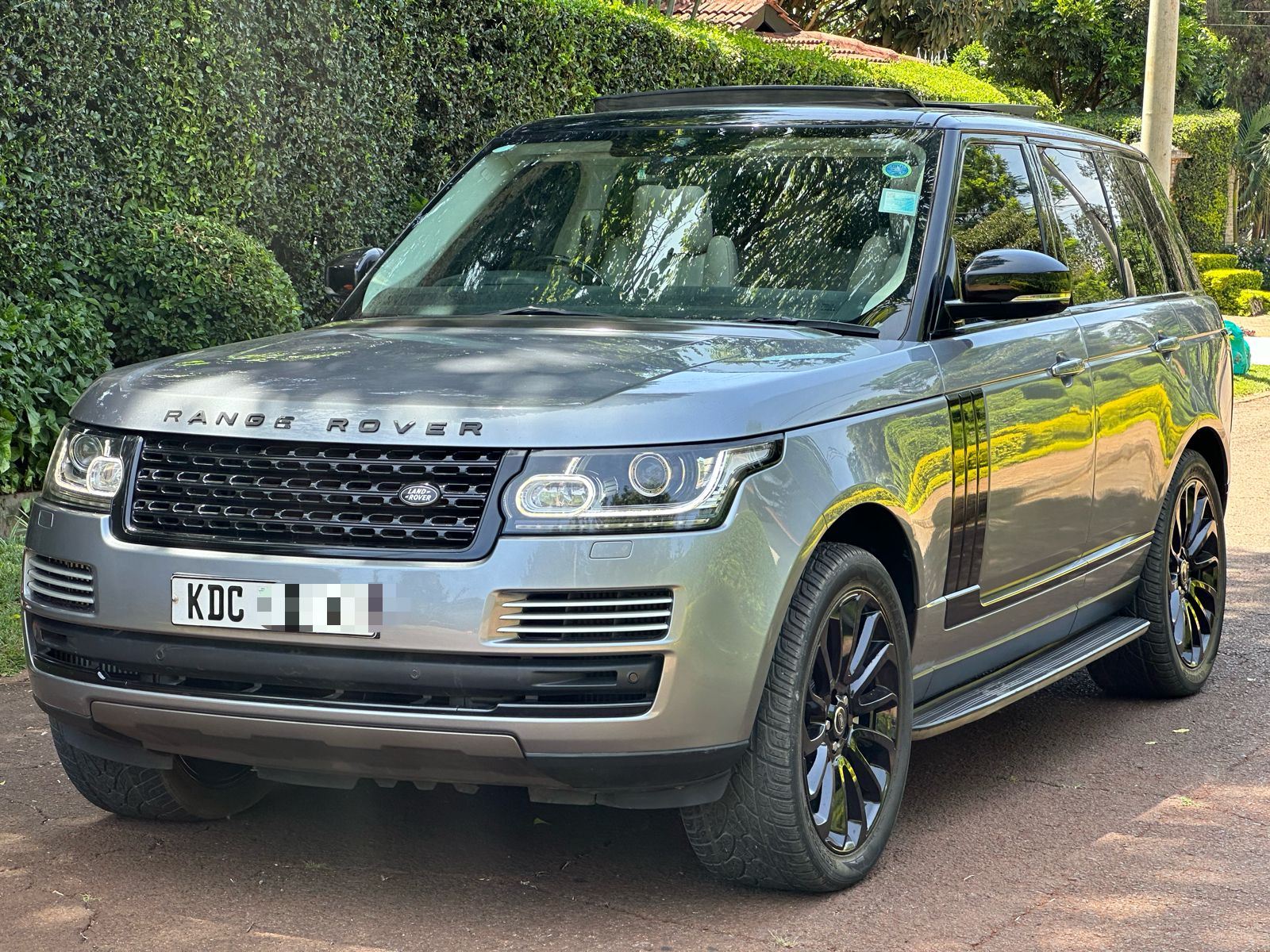 Range Rover Vogue 3.0L TDV6 HSE original image, kaiandkaro.com