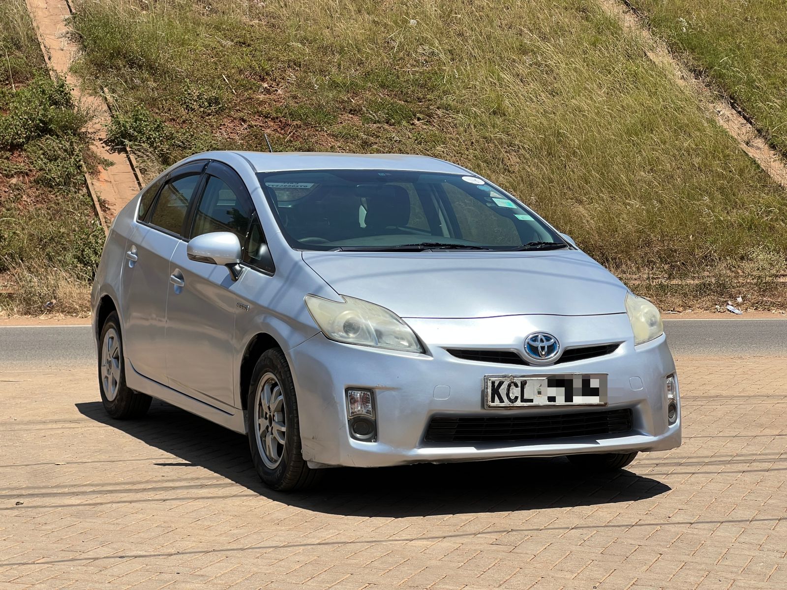 Toyota Prius 'Hybrid Synergy' original image, kaiandkaro.com