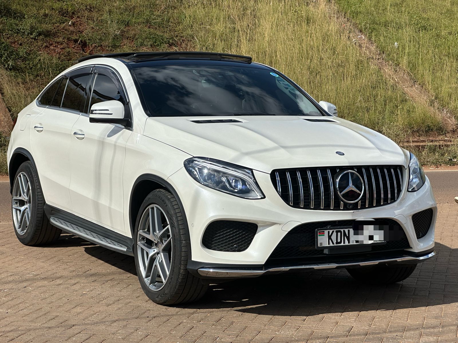 Mercedes Benz GLE 350d COUPE / SUNROOF original image, kaiandkaro.com