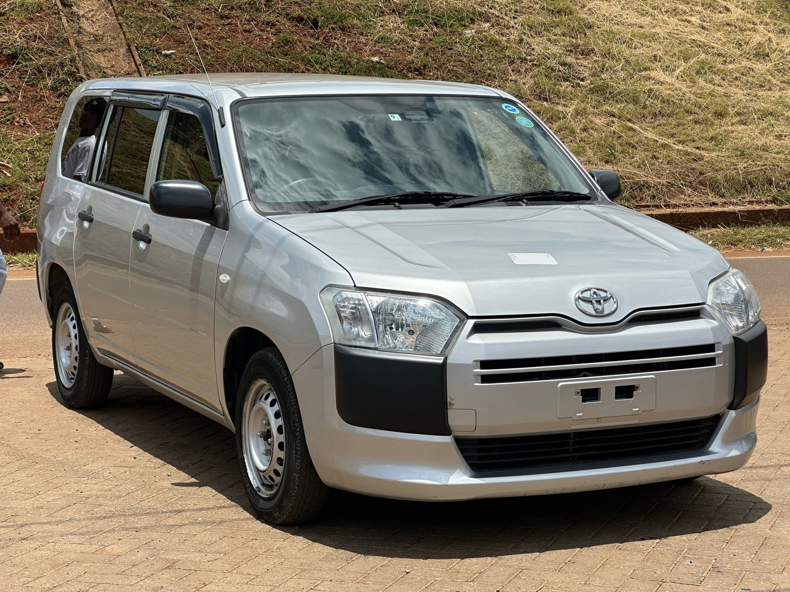 Toyota Probox original image, kaiandkaro.com