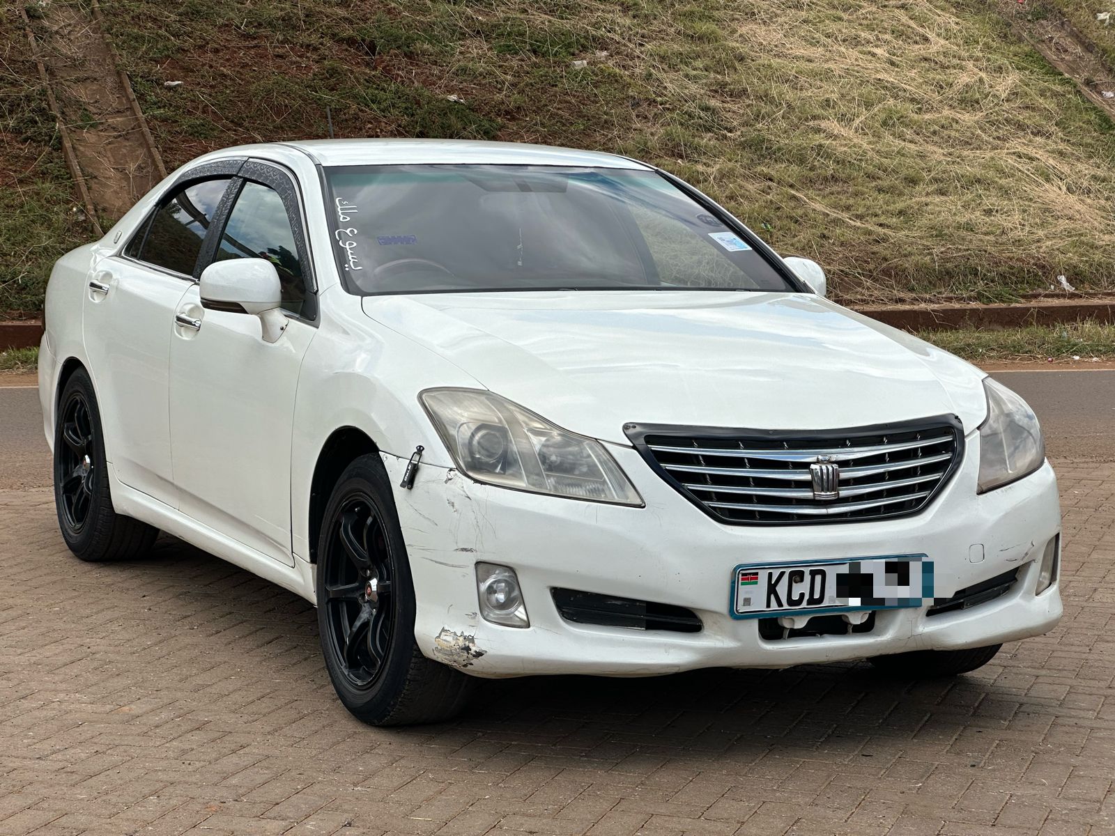 Toyota Crown Royal Saloon original image, kaiandkaro.com