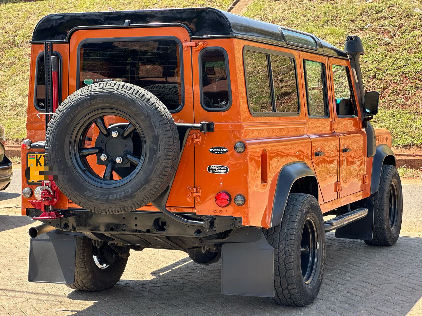 Landrover Defender 110 original image, kaiandkaro.com