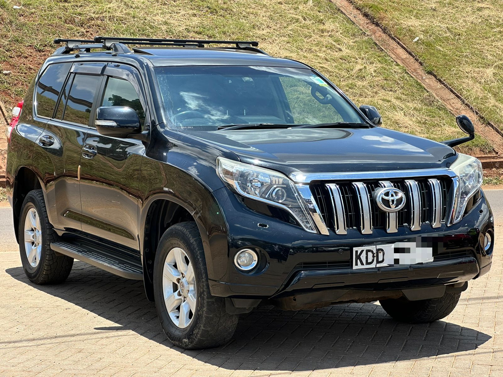 Toyota Landcruiser Prado GDJ150 / SUNROOF original image, kaiandkaro.com