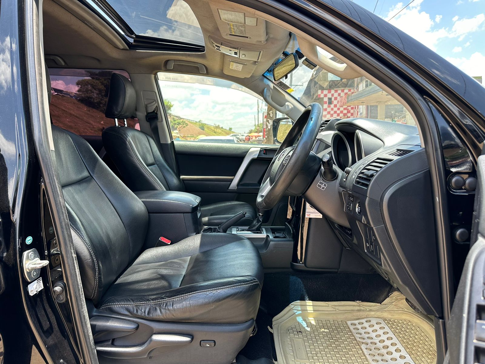 Toyota Landcruiser Prado GDJ150 / SUNROOF original image, kaiandkaro.com