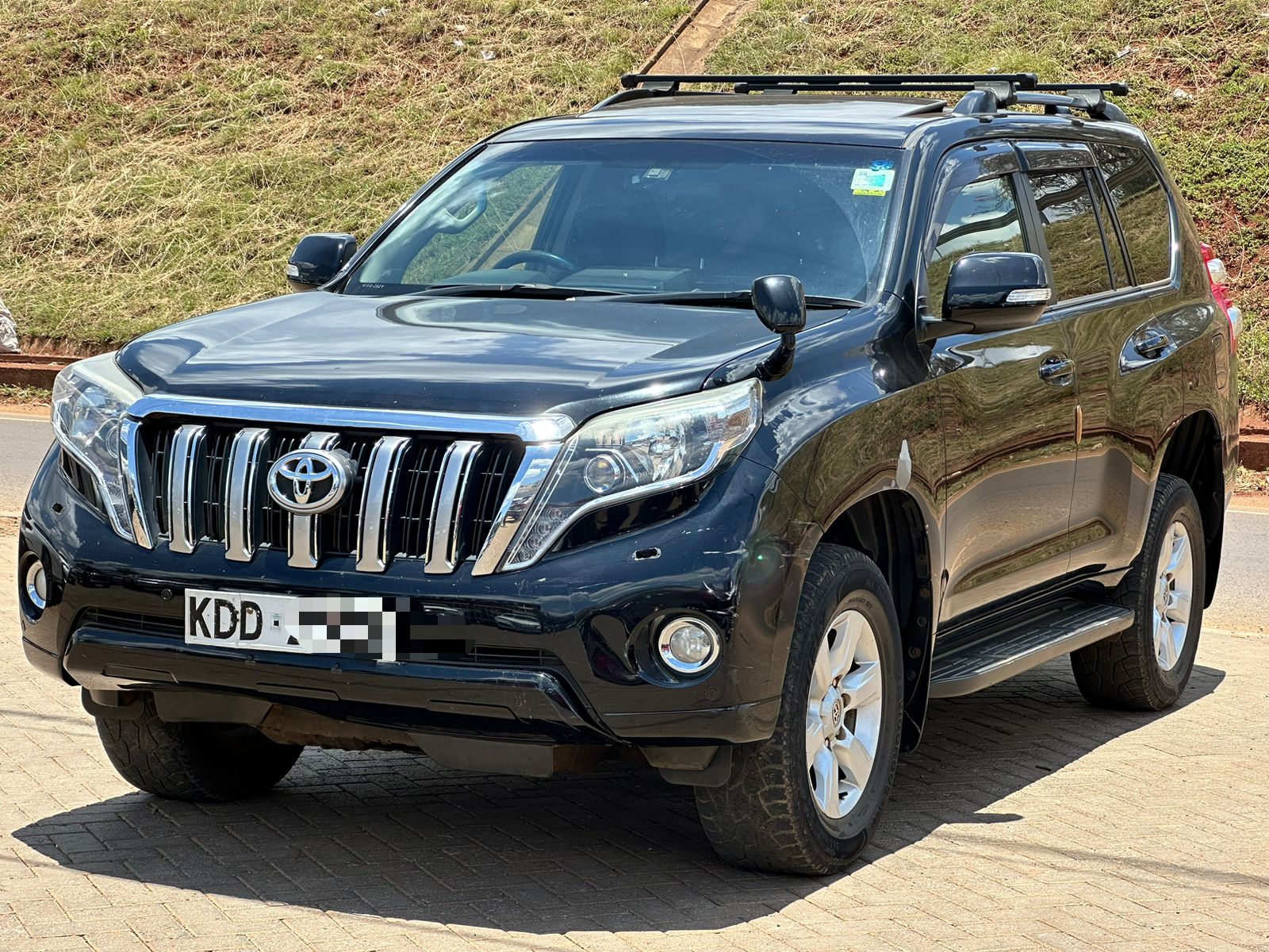 Toyota Landcruiser Prado GDJ150 / SUNROOF original image, kaiandkaro.com