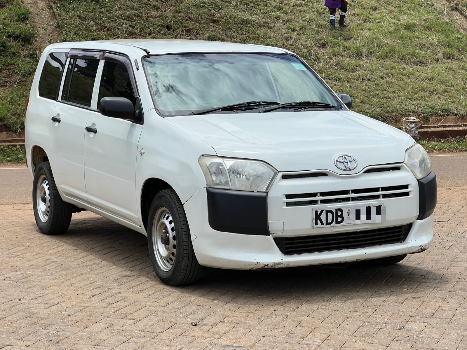 Toyota Probox original image, kaiandkaro.com