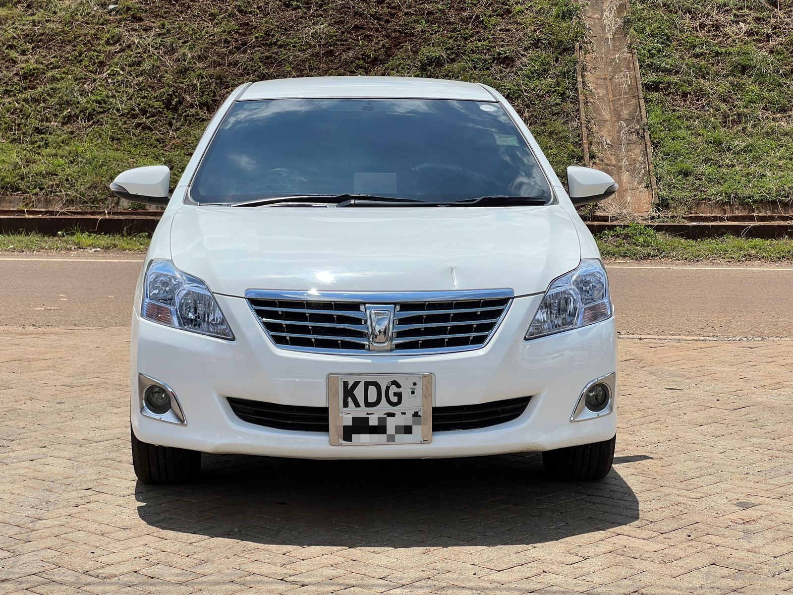 Toyota Premio 260 original image, kaiandkaro.com