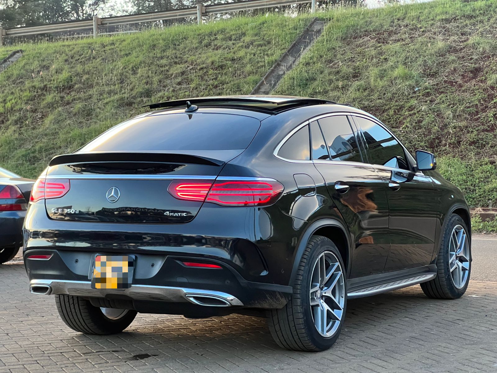 Mercedes Benz GLE350D original image, kaiandkaro.com