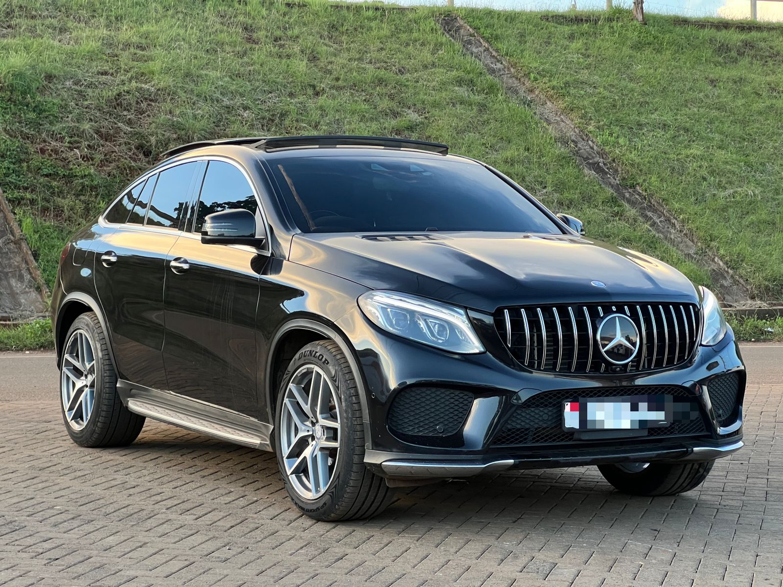 Mercedes Benz GLE350D original image, kaiandkaro.com