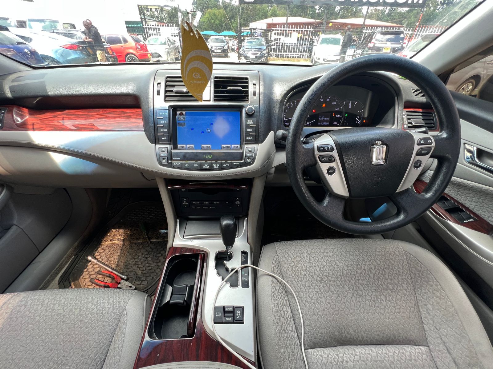 Toyota Crown Royal Saloon original image, kaiandkaro.com