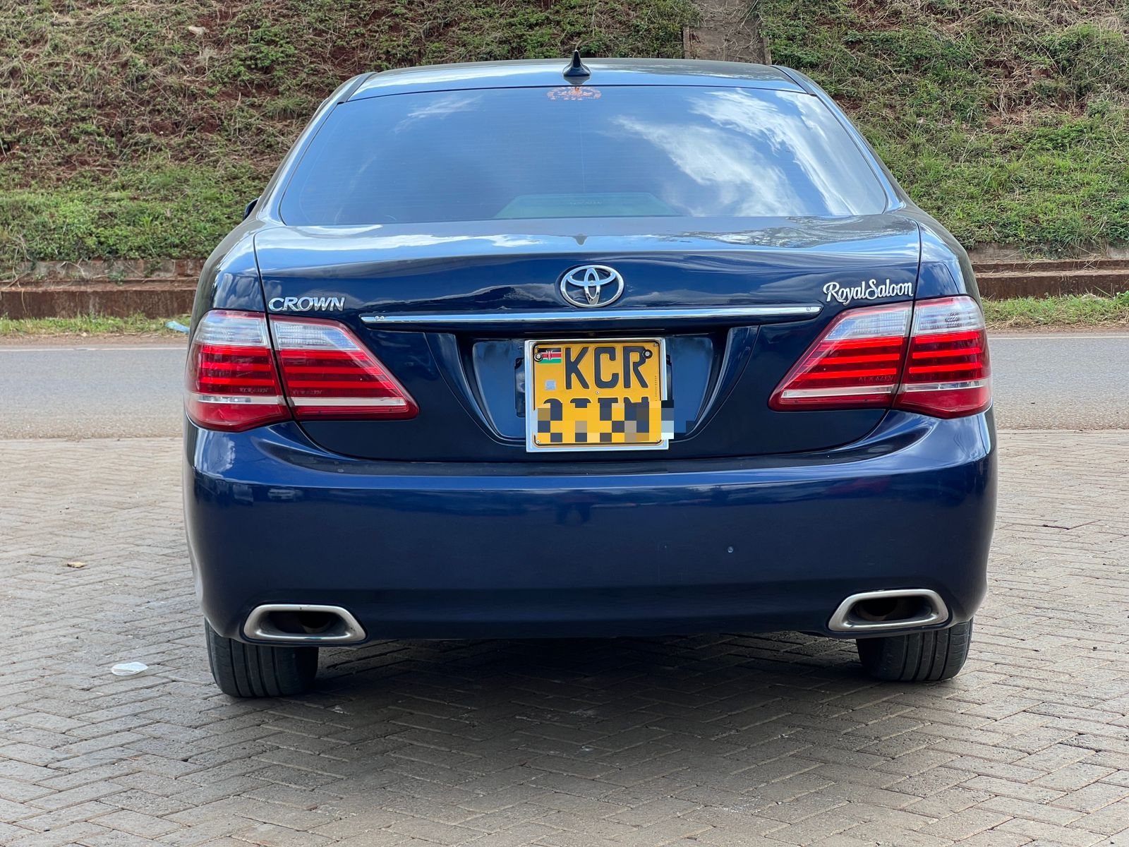 Toyota Crown Royal Saloon original image, kaiandkaro.com