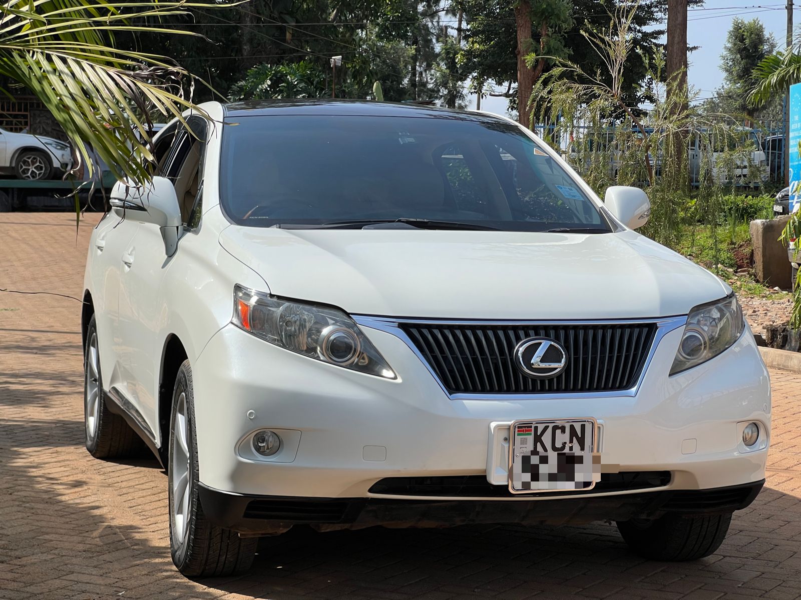 Lexus RX270 original image, kaiandkaro.com