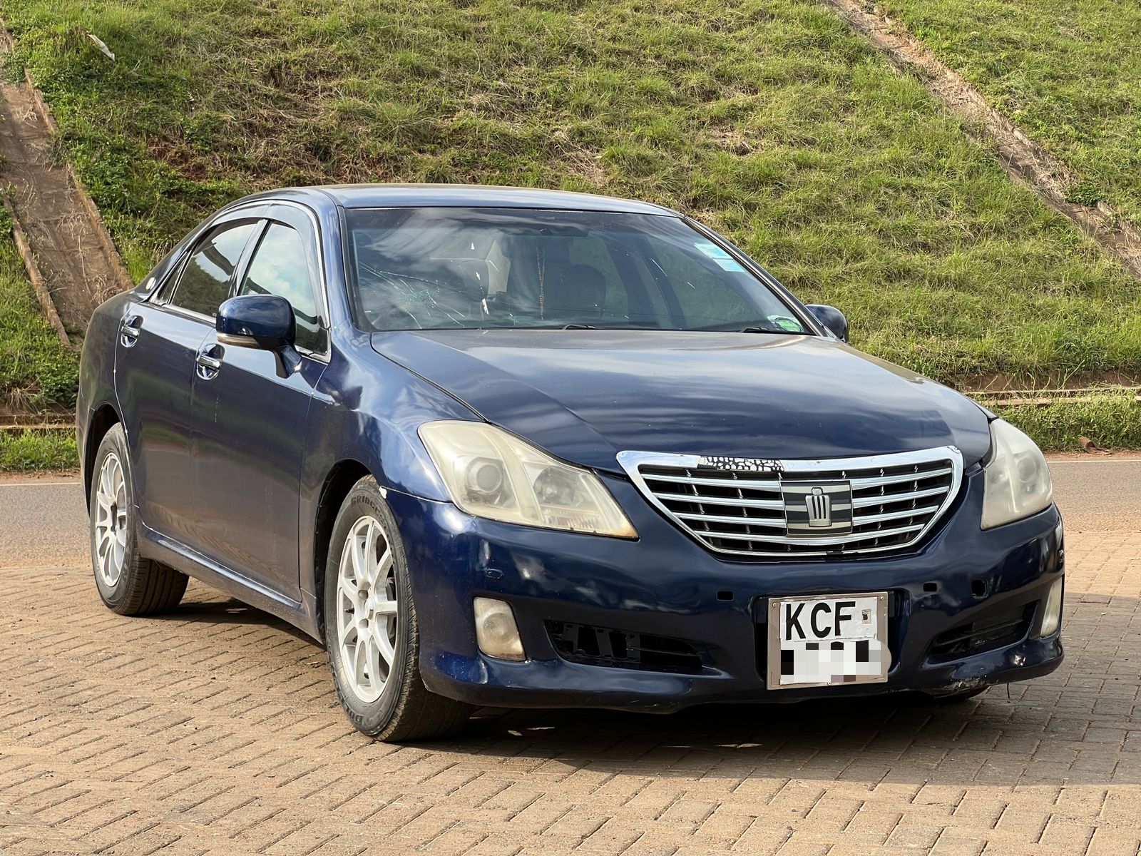 Toyota Crown original image, kaiandkaro.com