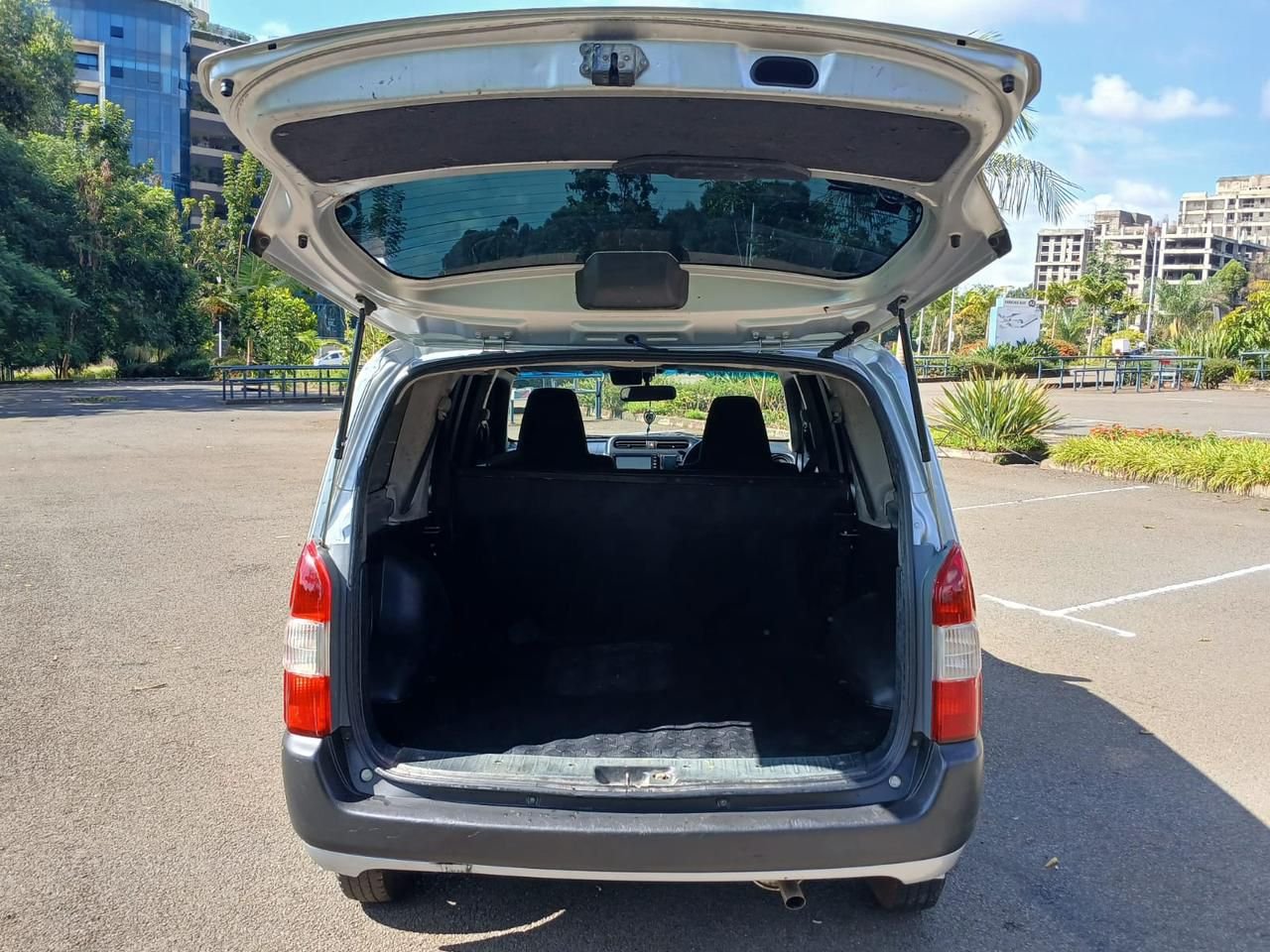 Toyota Probox original image, kaiandkaro.com