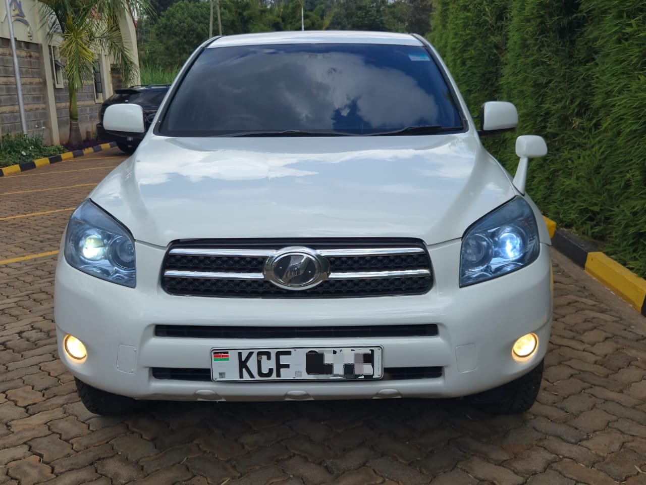 Toyota rav 4 original image, kaiandkaro.com