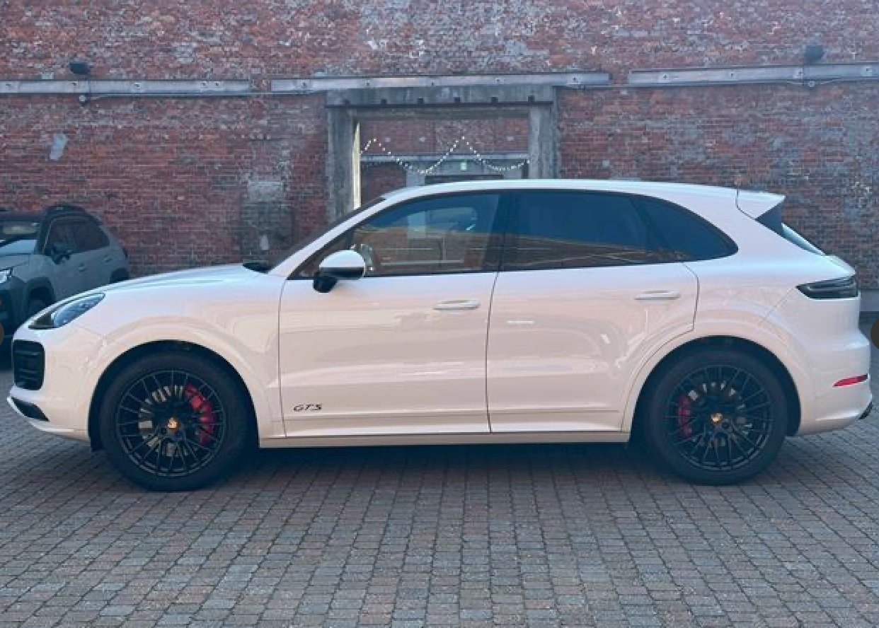 Porsche Cayenne gts chrono original image, kaiandkaro.com