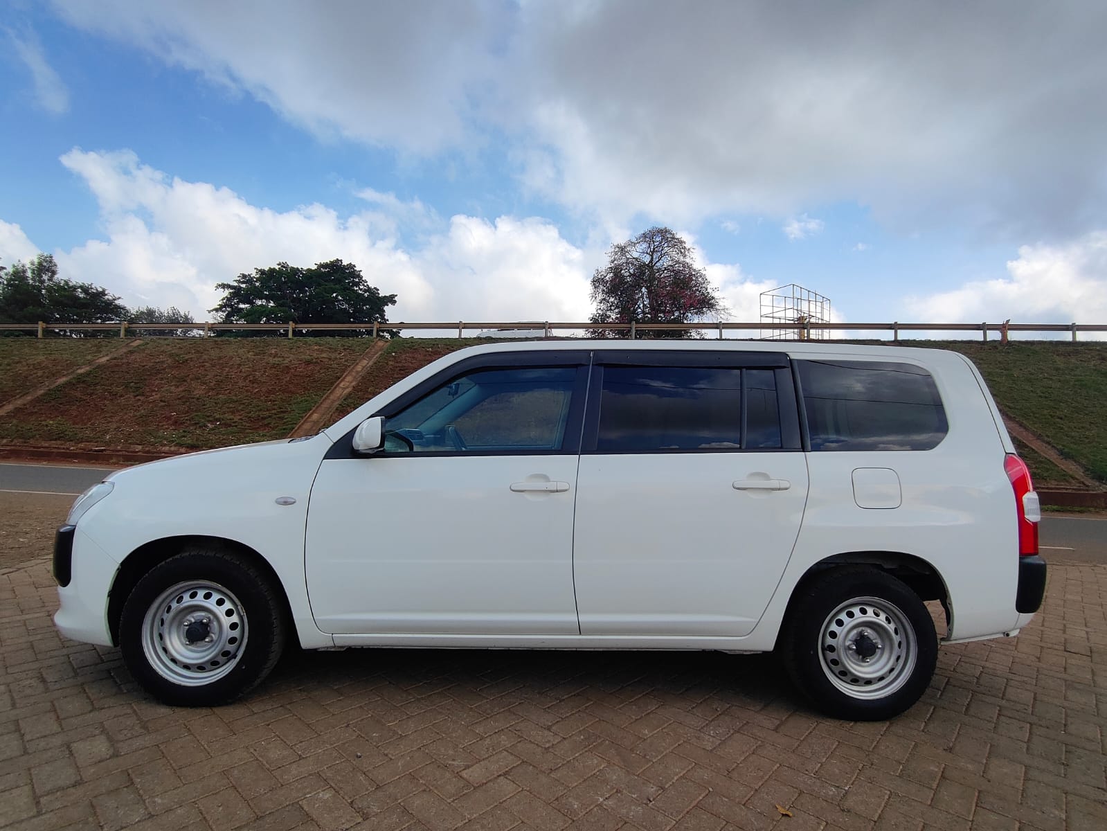 Toyota Probox original image, kaiandkaro.com