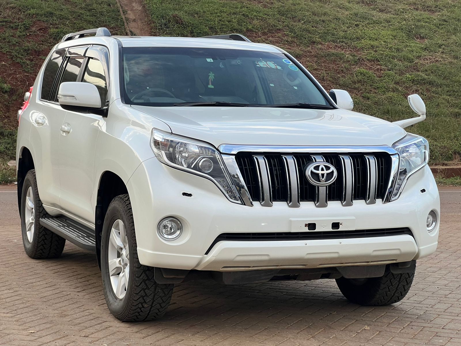 Toyota Prado TX-L original image, kaiandkaro.com