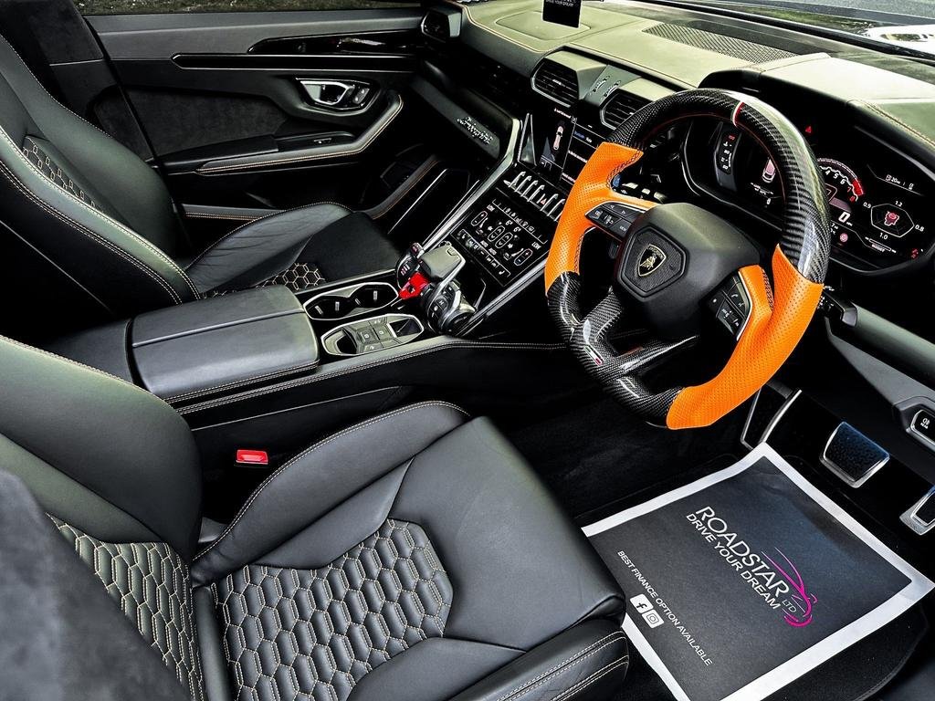 Lamborghini Urus original image, kaiandkaro.com