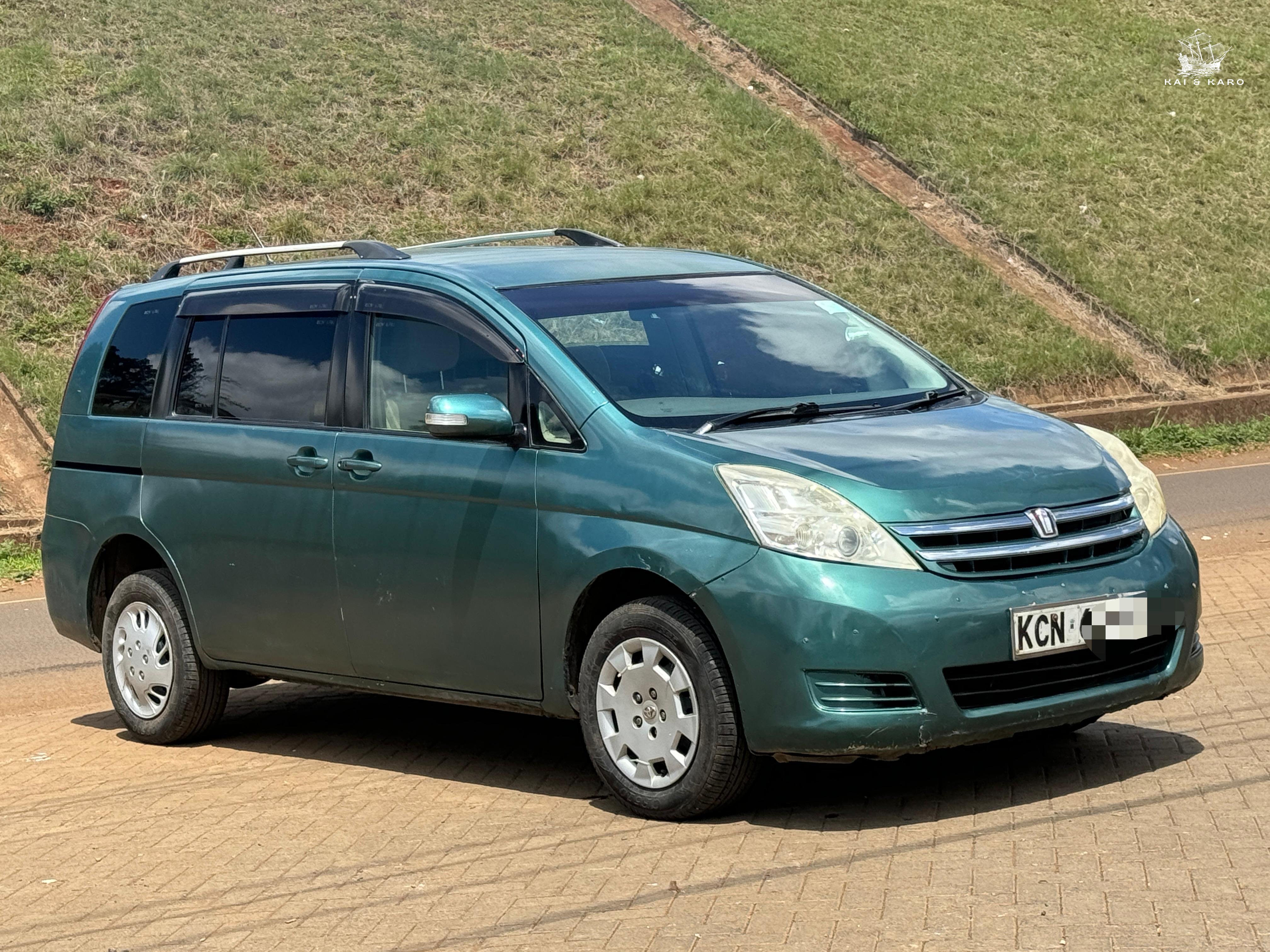 Toyota Isis original image, kaiandkaro.com