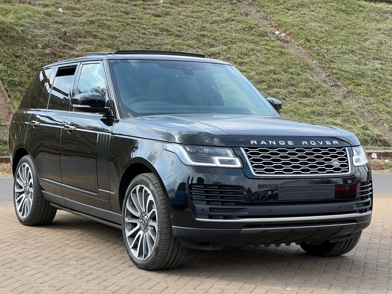 Range Rover Vogue | Kai & Karo | Car Dealership Kenya | New & Used Cars ...