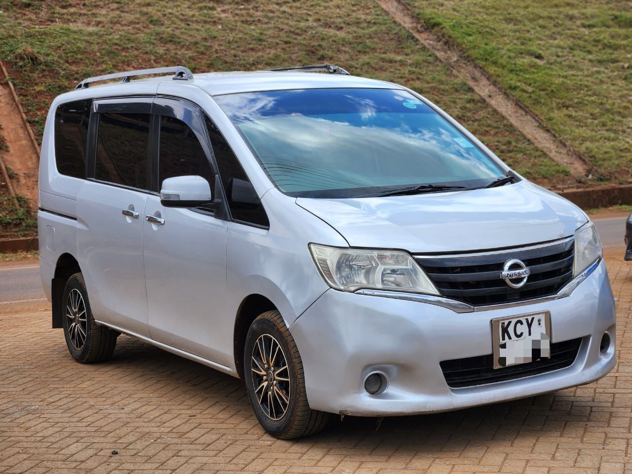 Nissan Serena | Kai & Karo | Car Dealership Kenya | New & Used Cars for ...